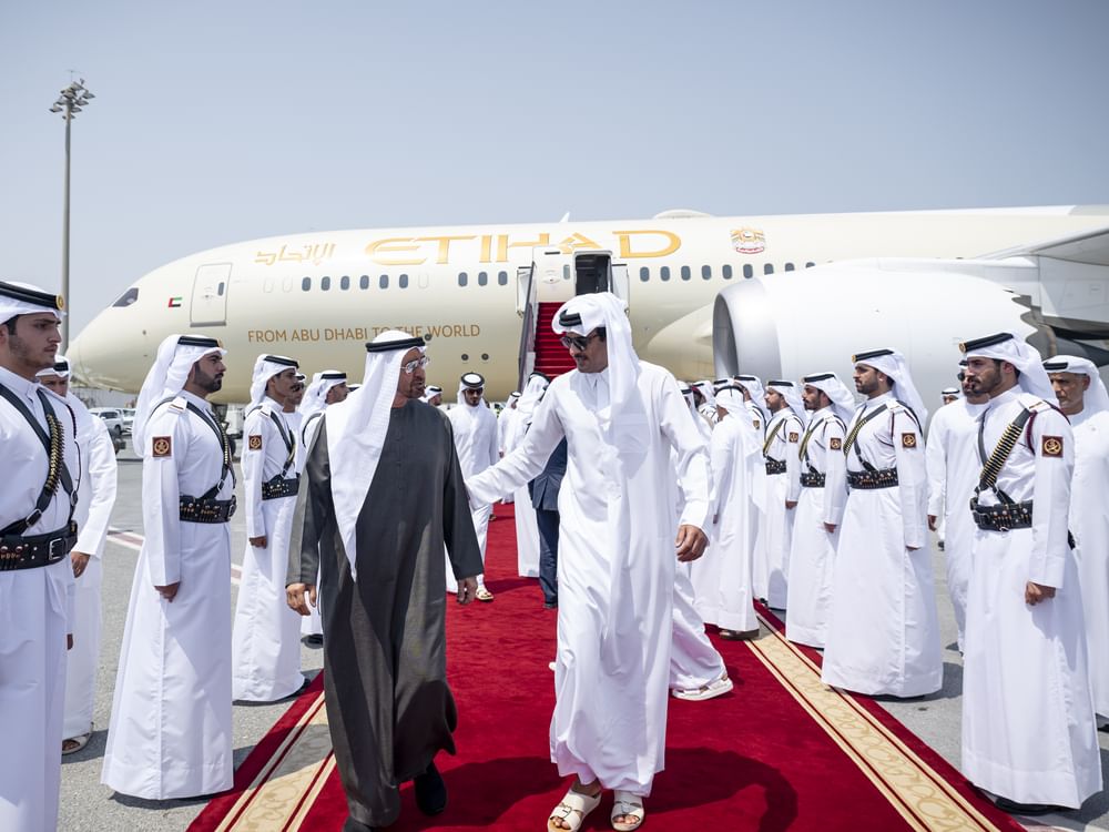 UAE President arrives in Doha on fraternal visit, received by Emir of ...