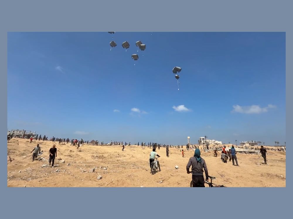 UAE carries out 80th airdrop of humanitarian aid under Birds of ...