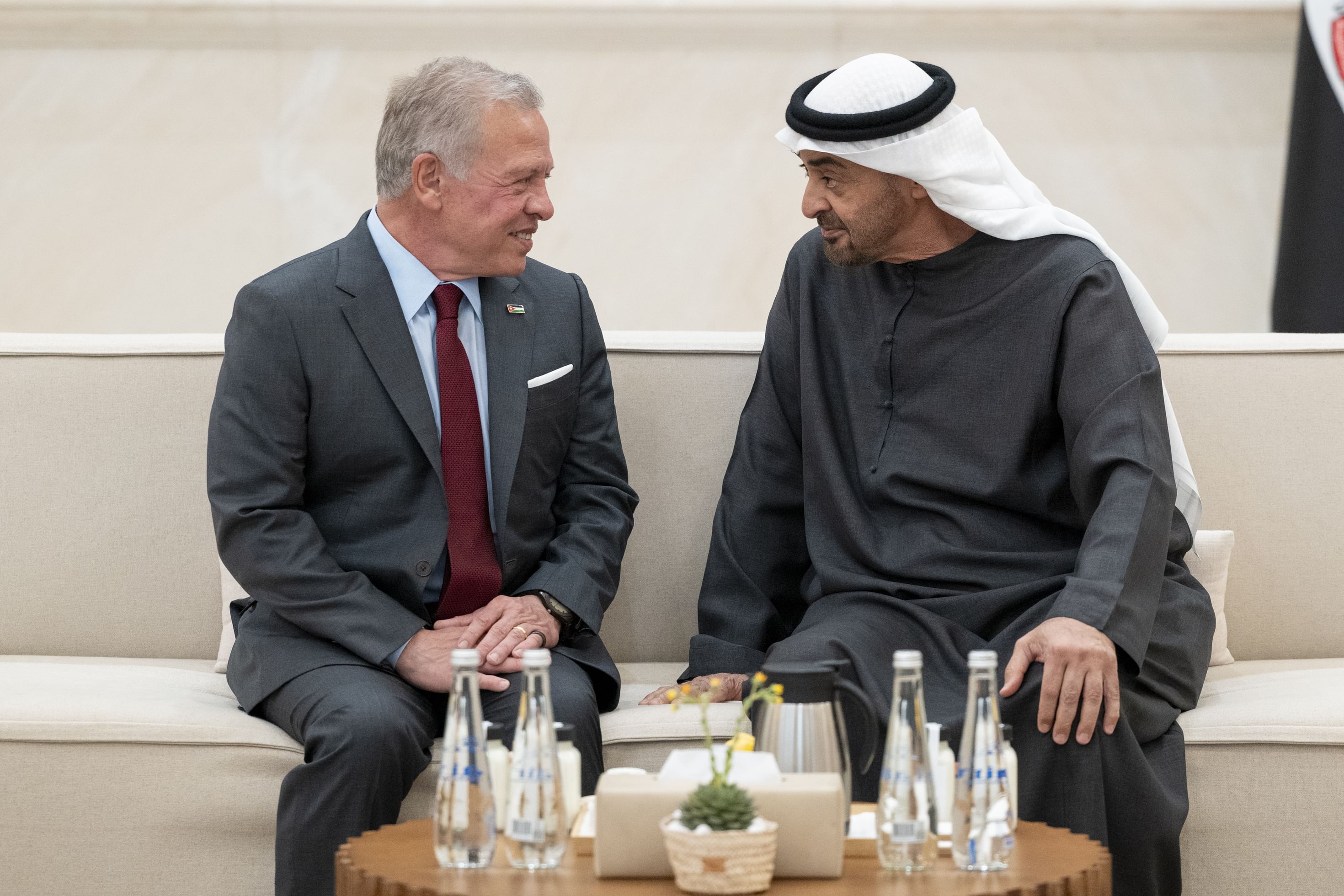 UAE President, King of Jordan discuss fraternal ties | Emirates News Agency