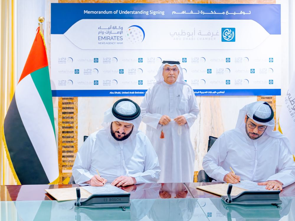 توقيع مذكرة تفاهم بين وكالة أنباء الإمارات وغرفة أبوظبي وكالة أنباء