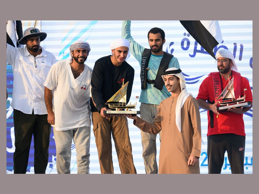 ياس بن حمدان بن زايد يتوج المحمل "زلزال" بطلا لسباق مروح للمحامل ...