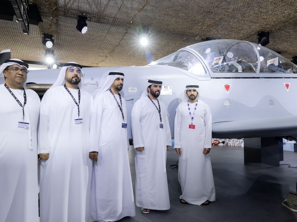 Hamdan bin Mohammed reviews UAE-made Calidus B-250 aircraft at Dubai ...