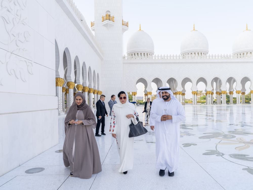 Ecuadorian Foreign Minister visits Sheikh Zayed Grand Mosque | Emirates ...