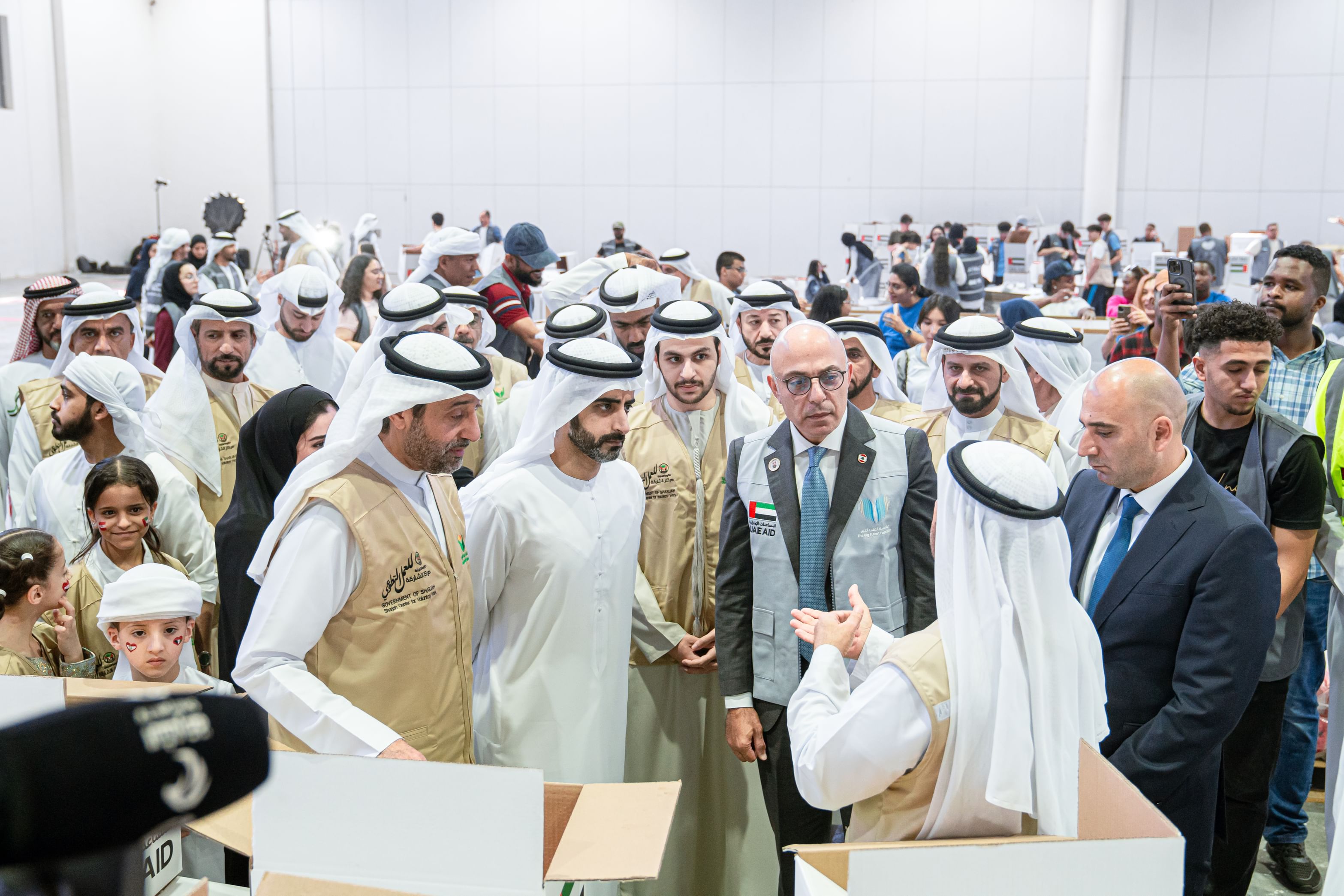 بمشاركة أكثر من 3000 متطوع في إكسبو الشارقة.. حملة "الإمارات معك يا ...