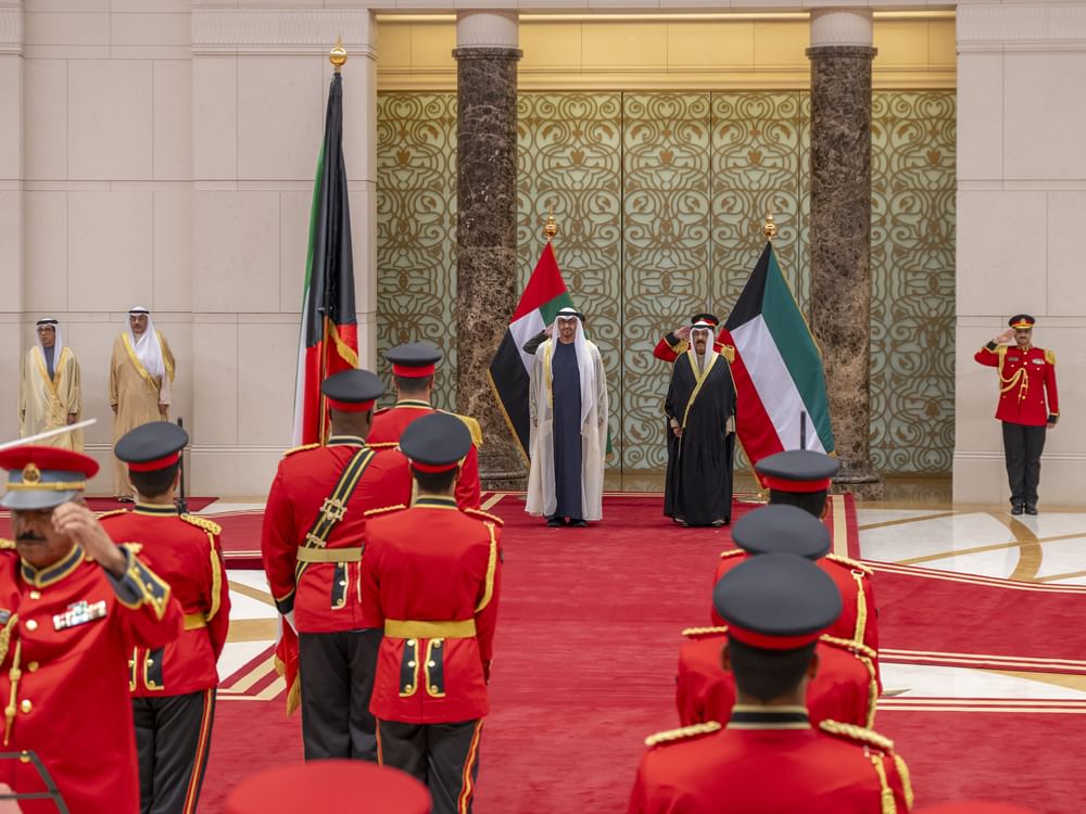 UAE President arrives in Kuwait on state visit, welcomed by Emir ...