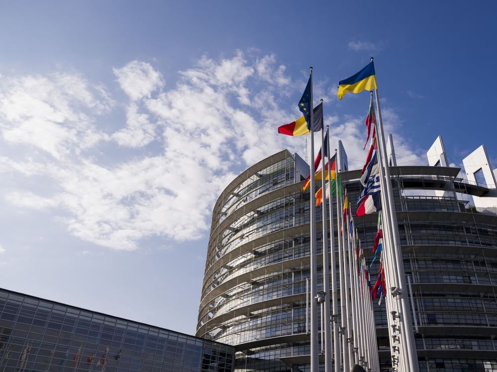 European Parliament approves new rules to reduce textile, food waste ...