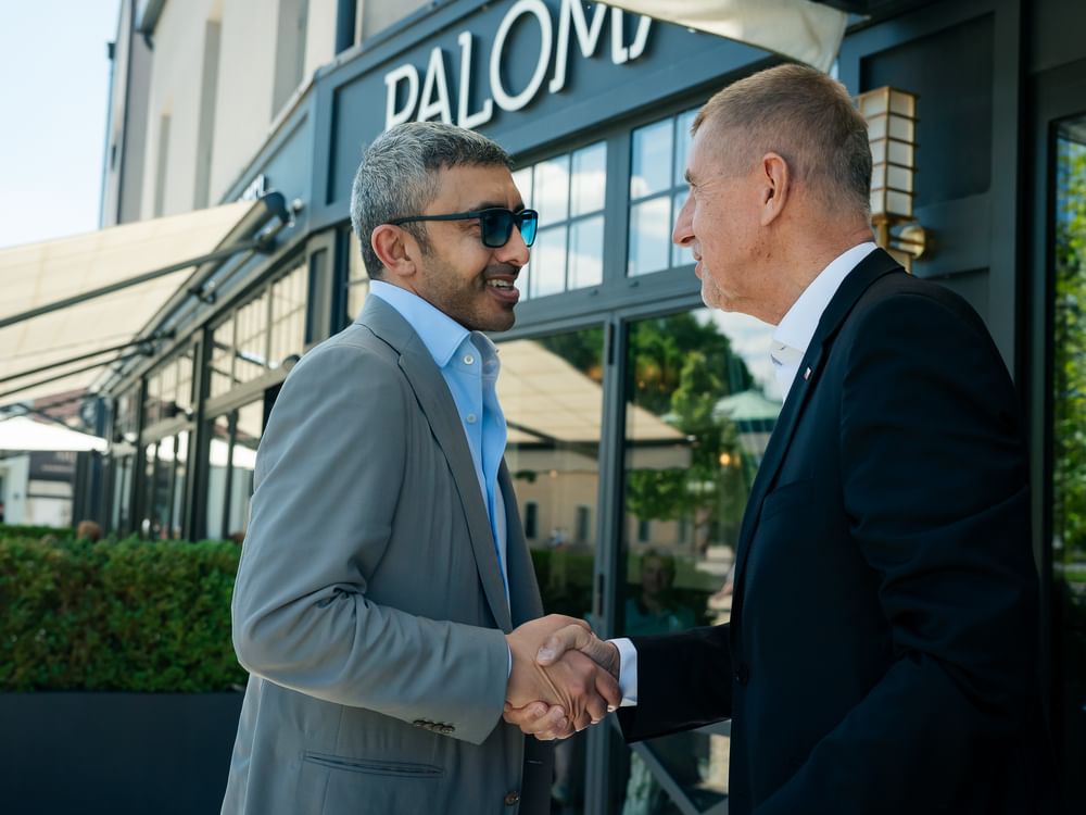 Abdullah bin Zayed meets Czech PM in Prague | Emirates News Agency