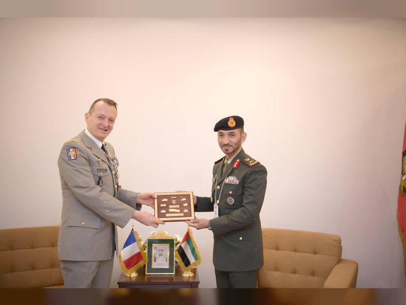 Commander of UAE Land Forces meets high-ranking officials at IDEX ...