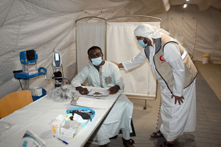 UAE humanitarian delegation visits Chad-based Emirati field hospital's ...